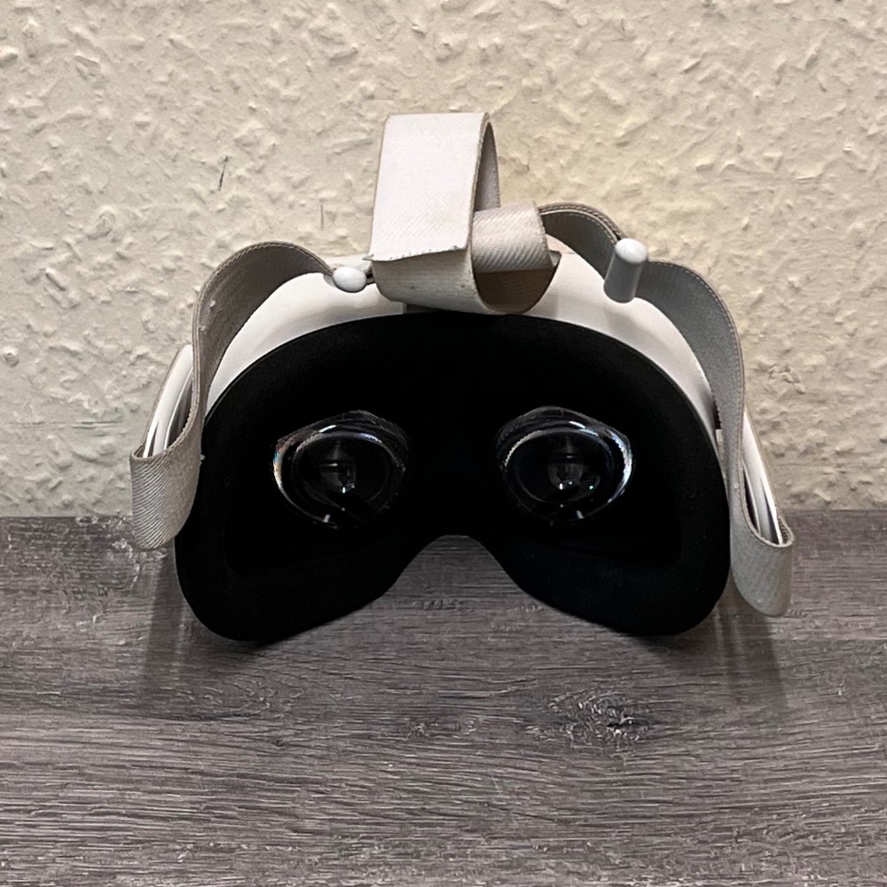 Pre-owned OCULUS META QUEST 2 VIRTUAL REALITY HEADSET - 128GB - Own4Less